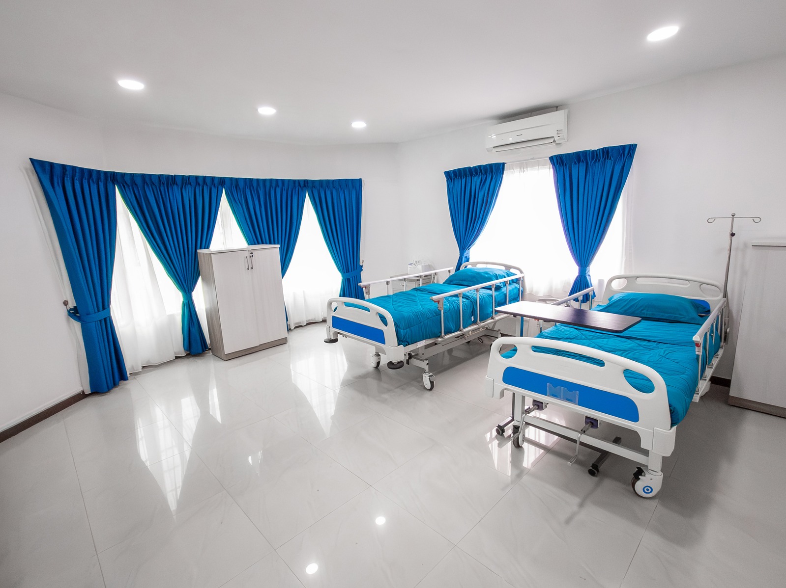 CARE CENTER - Universal Care